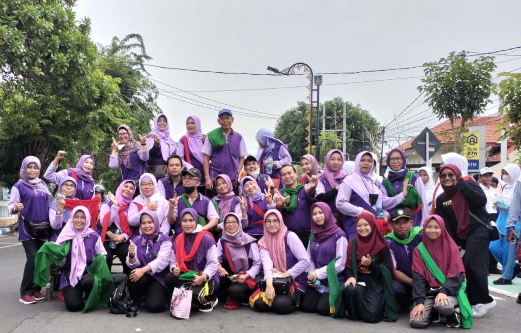 Raih Rekor MURI, AMSP UNHASY bersama SMPN 5 Jombang Meriahkan HUT ke ...