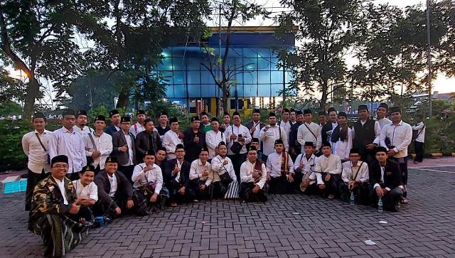 Pesantren Tebuireng Hadiri Puncak Resepsi 1 Abad NU | Tebuireng Online