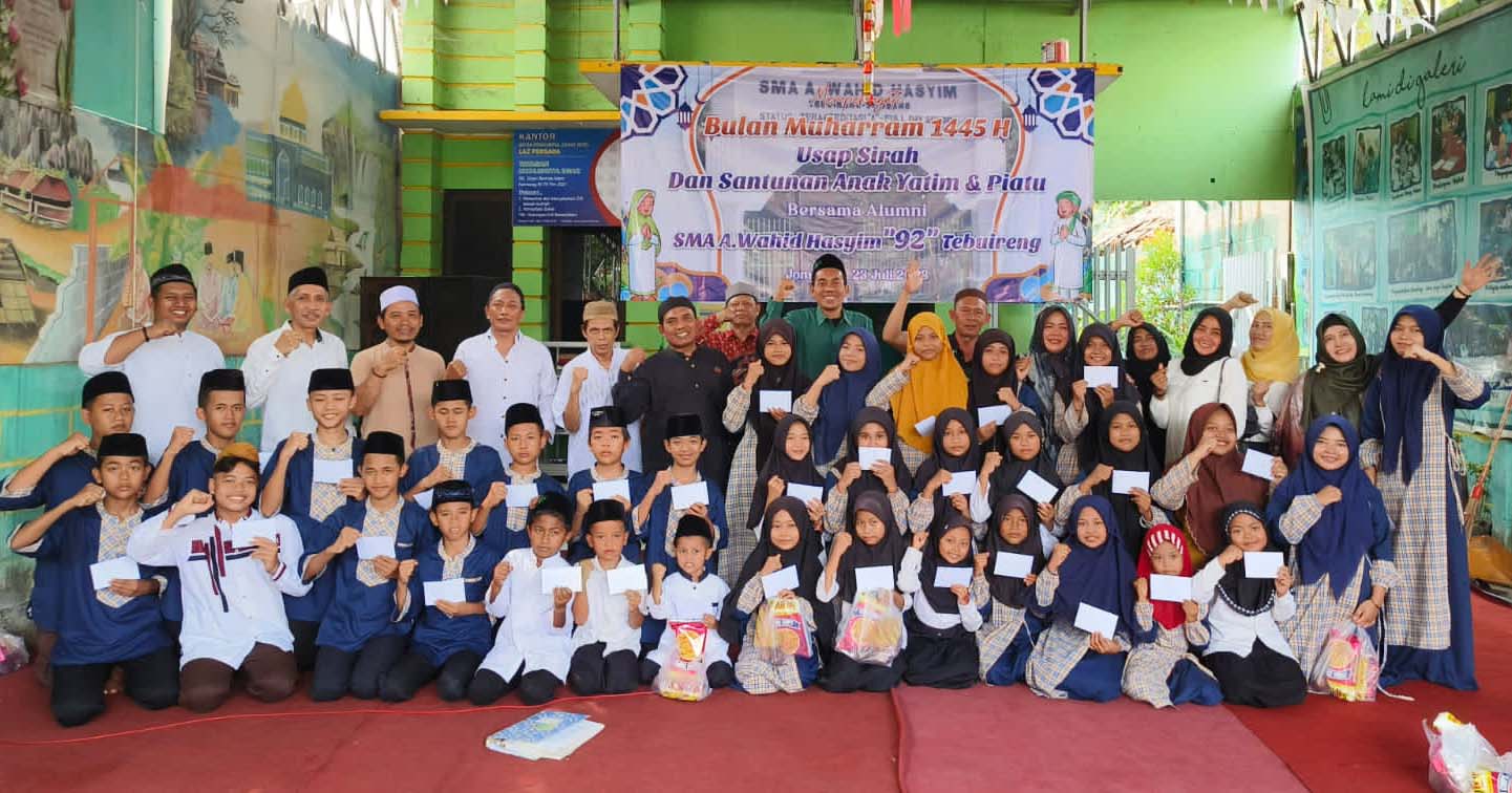 Semarak Muharram, Alumni SMA AWH 92 Gelar Santunan Anak Yatim Dhuafa | Tebuireng Online