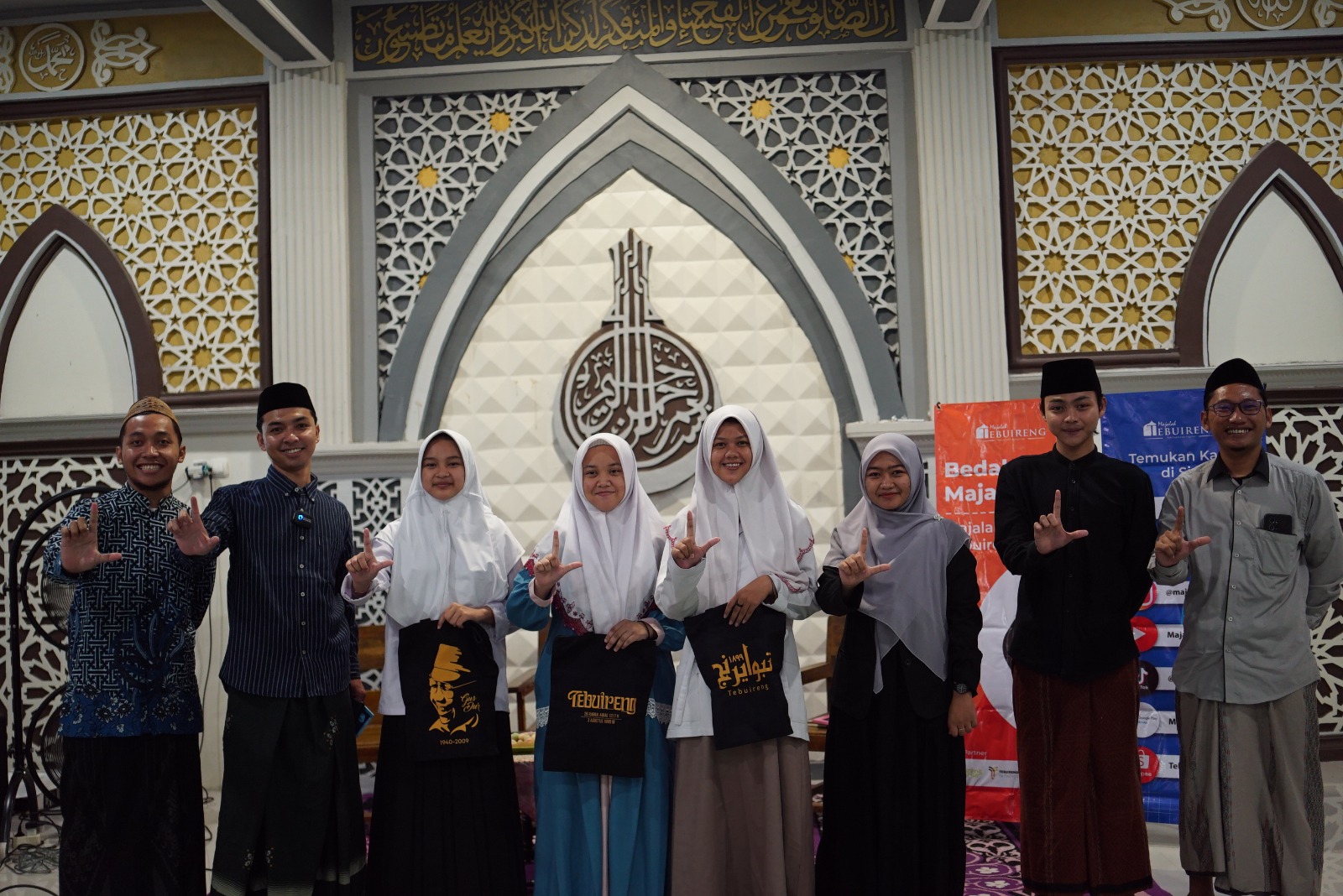 Menjadi Influencer Pesantren yang Asyik dan Menarik | Tebuireng Online